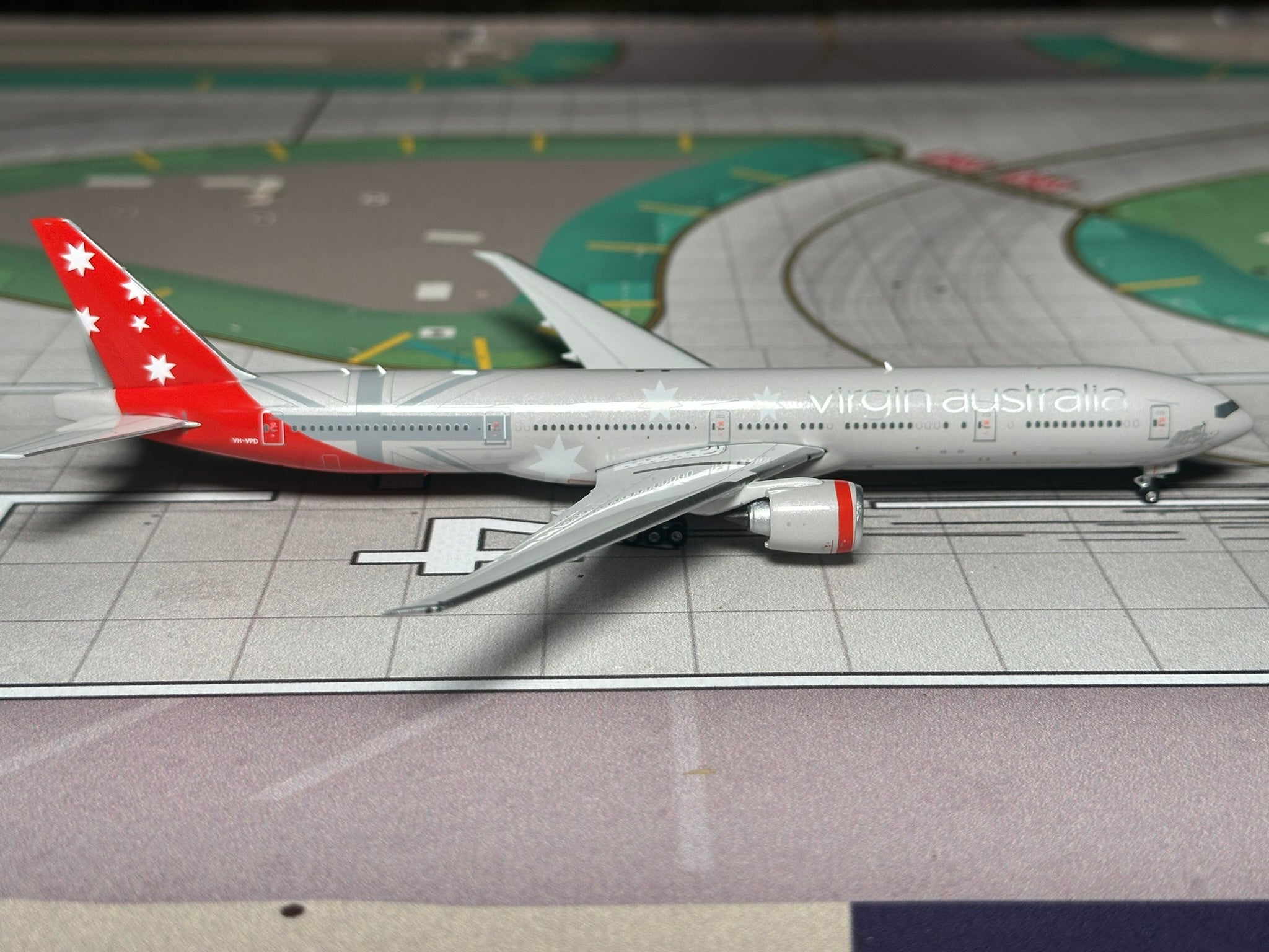 Virgin Australia 777-300ER VH-VPD Phoenix Models 1:400 – JH Wings